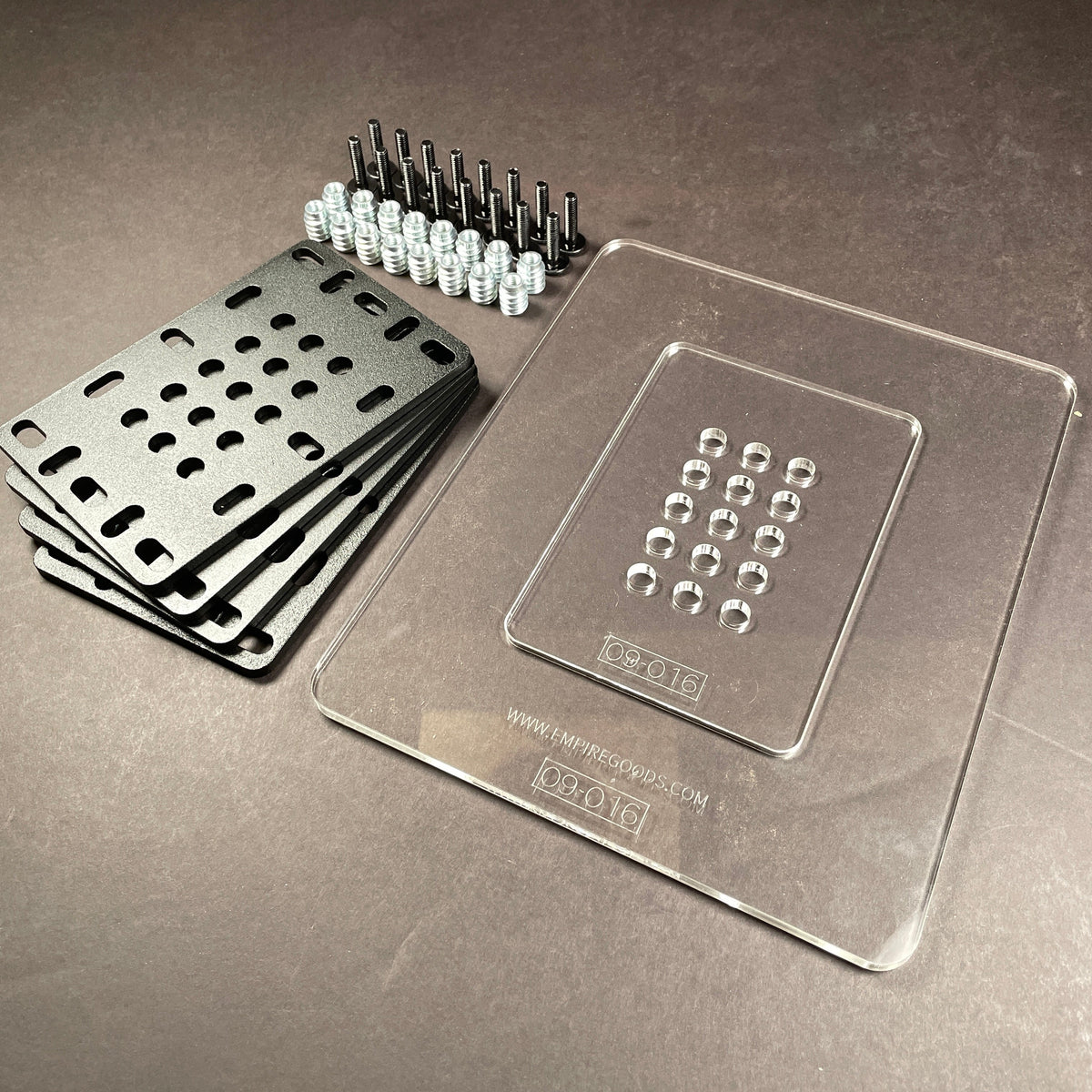 Universal Mounting Plates – Hammer Roo